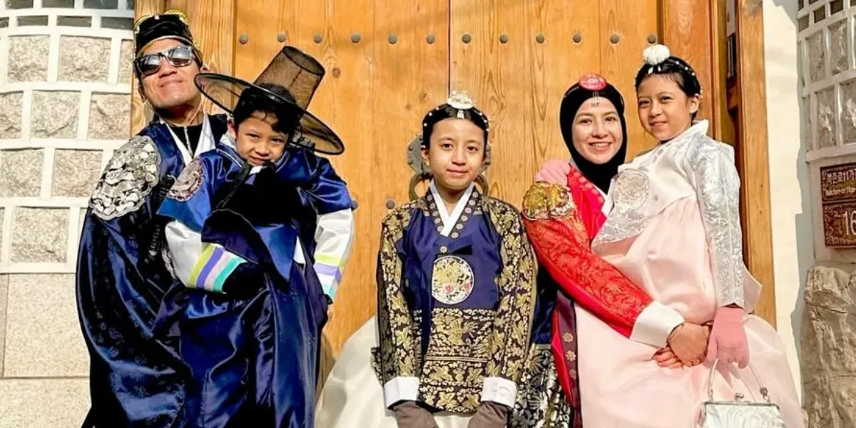 Desta & Natasha Rizky Liburan Bareng: Netizen Soroti Potensi Rujuk!